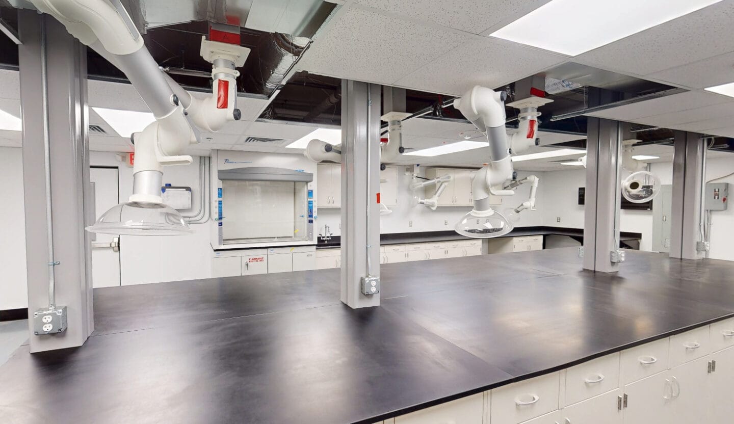 Movex delivers products to a customized blast-resistant building - Fumex